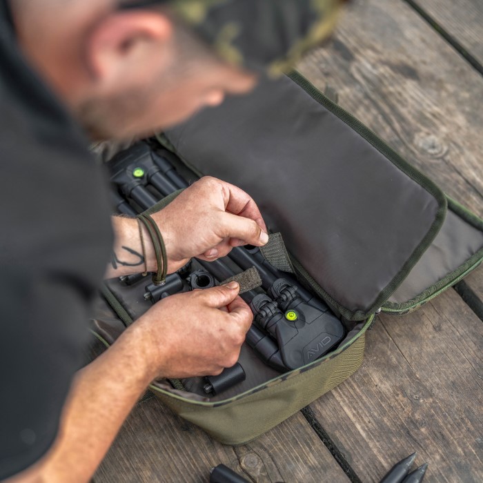 Postolje za štapove Avid Carp Revolve Super Low Pod | Tropic Fishing HR